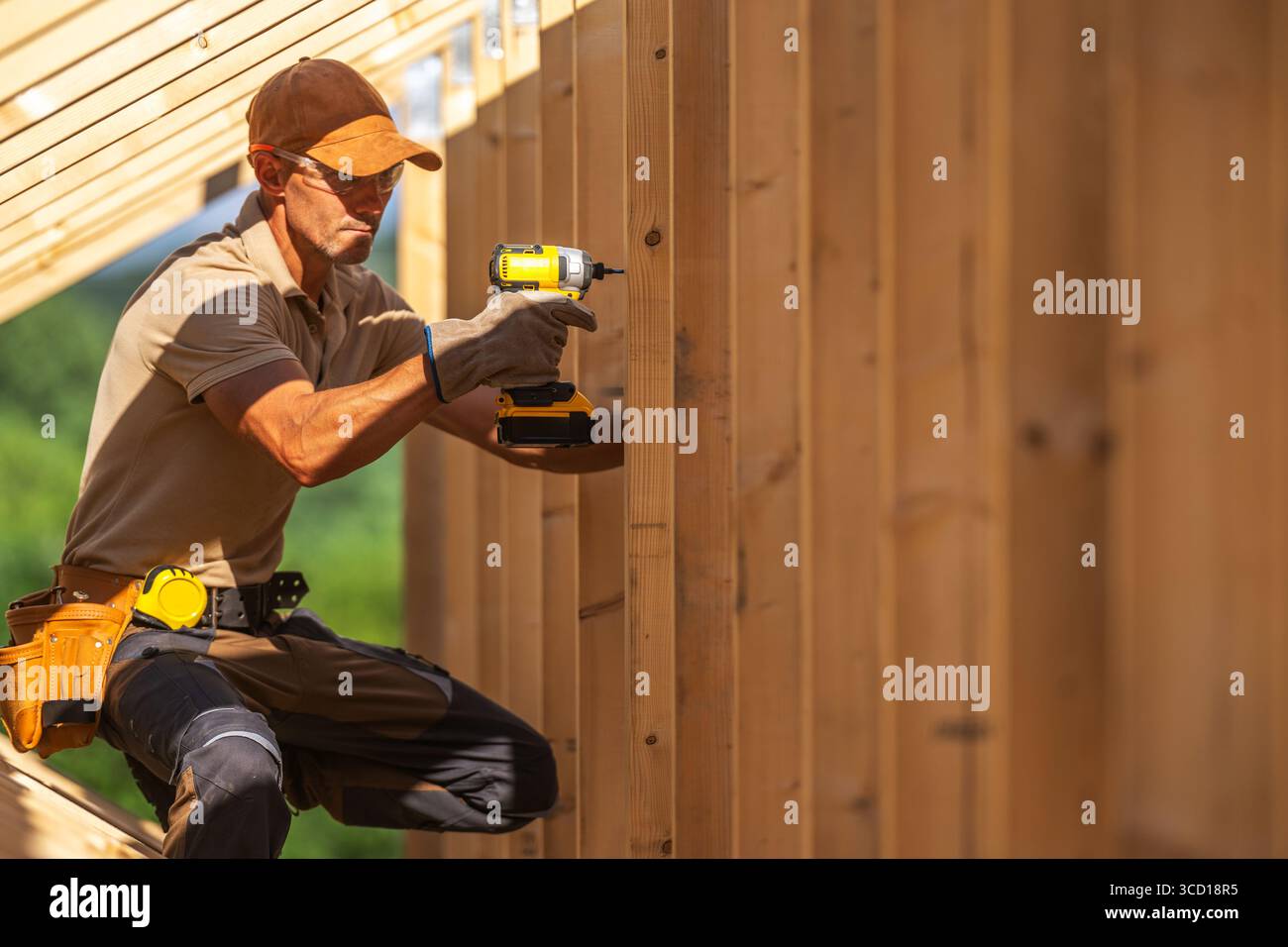 Skilled carpenter using skill hi-res stock photography and images - Alamy