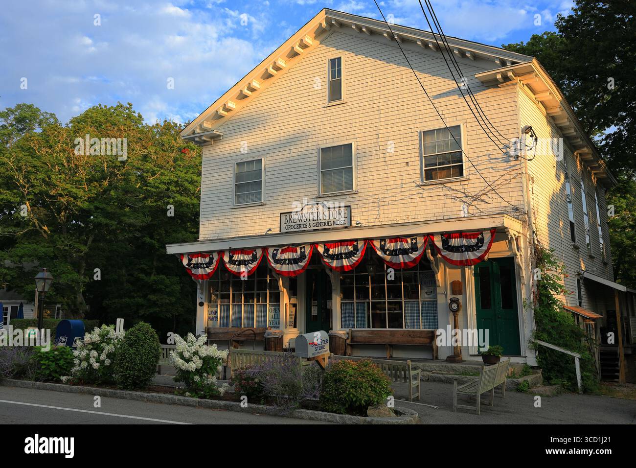 Old fashioned store front america hi-res stock photography and images ...