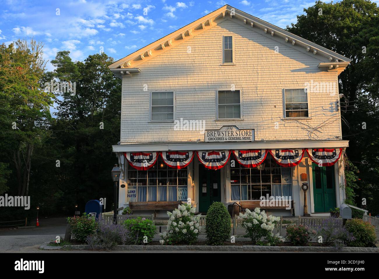 Old fashioned store front america hi-res stock photography and images ...