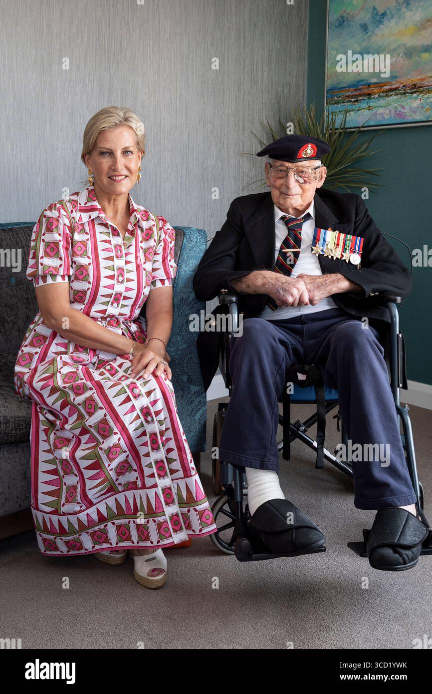 The Duchess of Edinburgh, patron of the Java Far East Prisoner of War ...