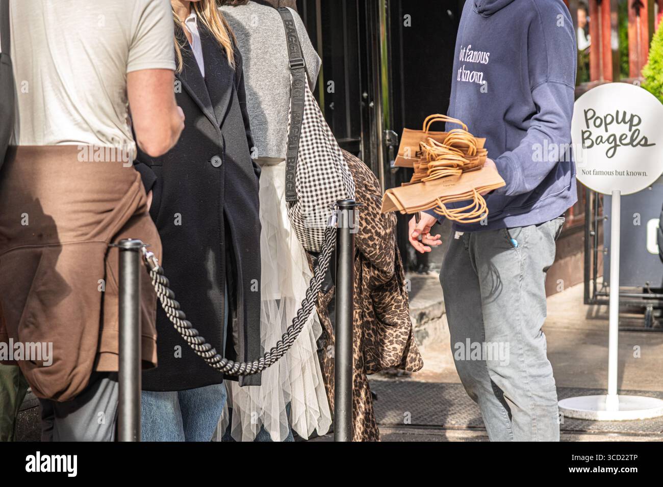 Pop up bagel shop hi-res stock photography and images - Alamy