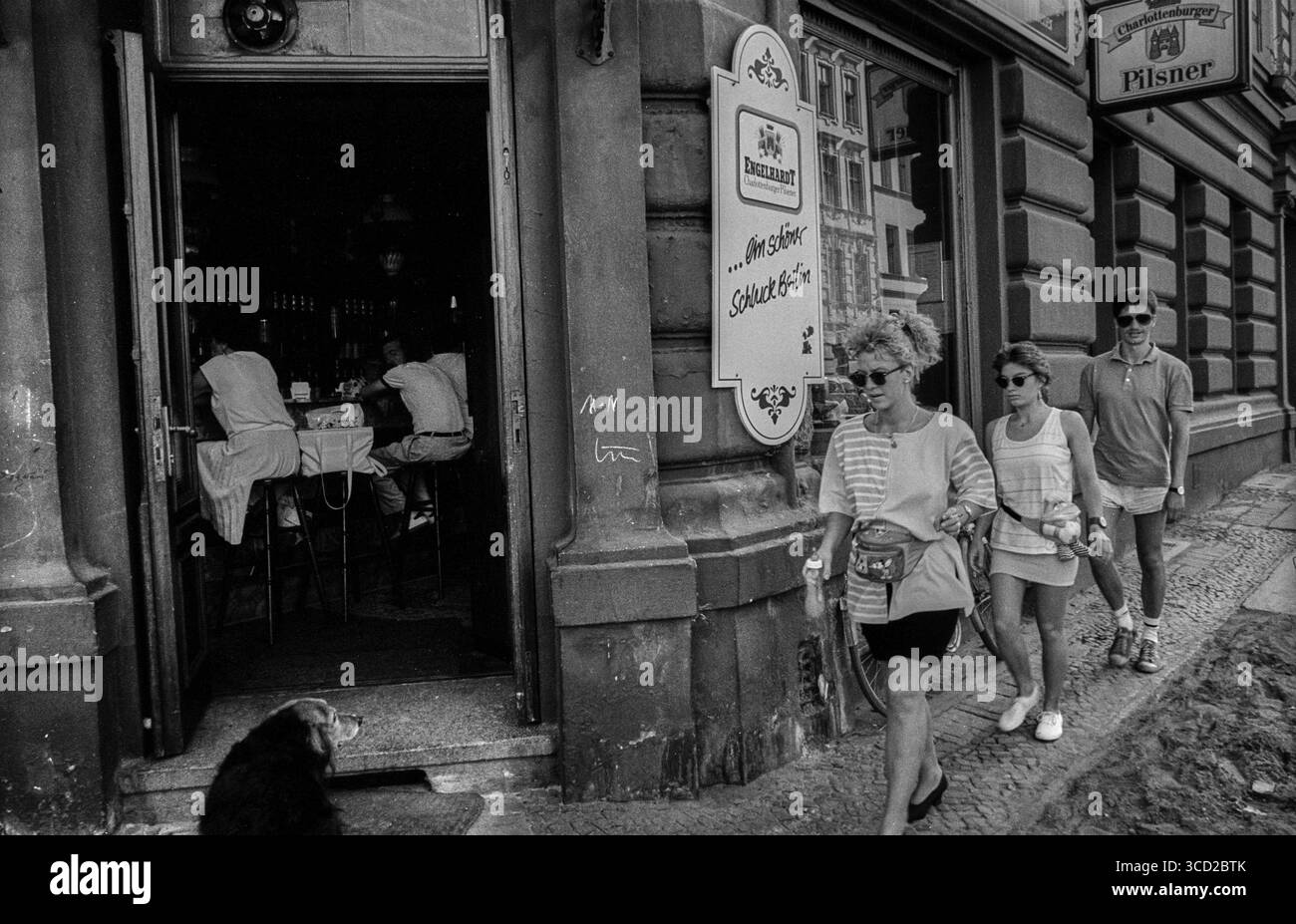 June 1992 in berlin hi-res stock photography and images - Alamy