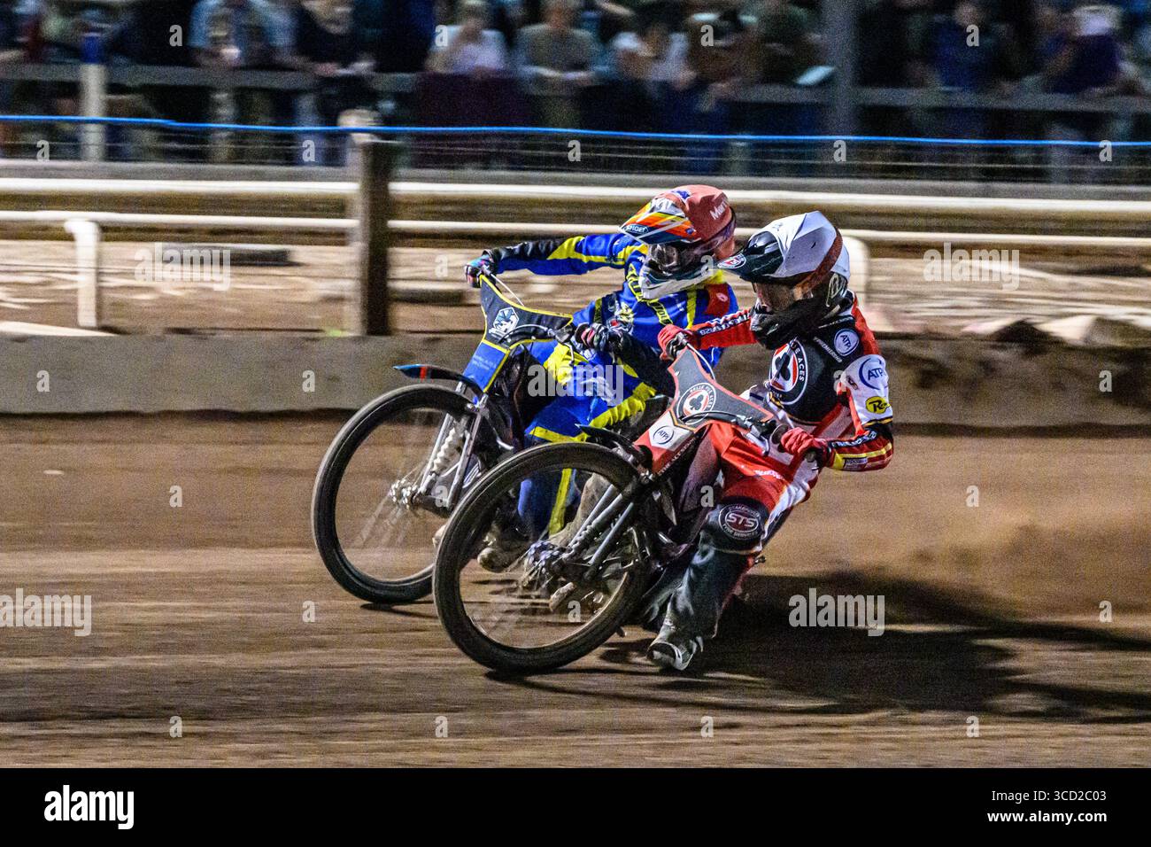 Zach Cook of Belle Vue Aces in White battles with Nick Morris of ...