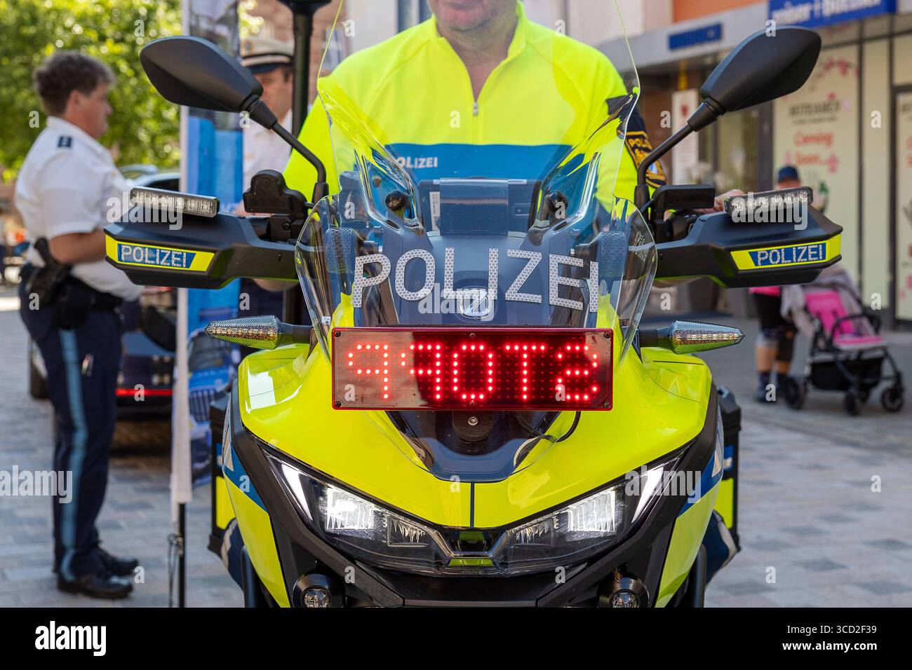 Bayerische Polizei startet Pilotprojekt mit vollelektrischen ...
