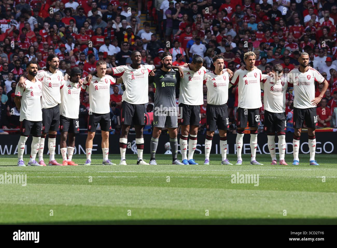 Jeremie frimpong liverpool hugo hi-res stock photography and images - Alamy