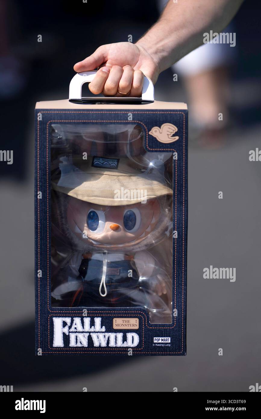 Labubu DEU, Deutschland, Germany, Berlin, 09.08.2025 Stolzer Kauefer ...