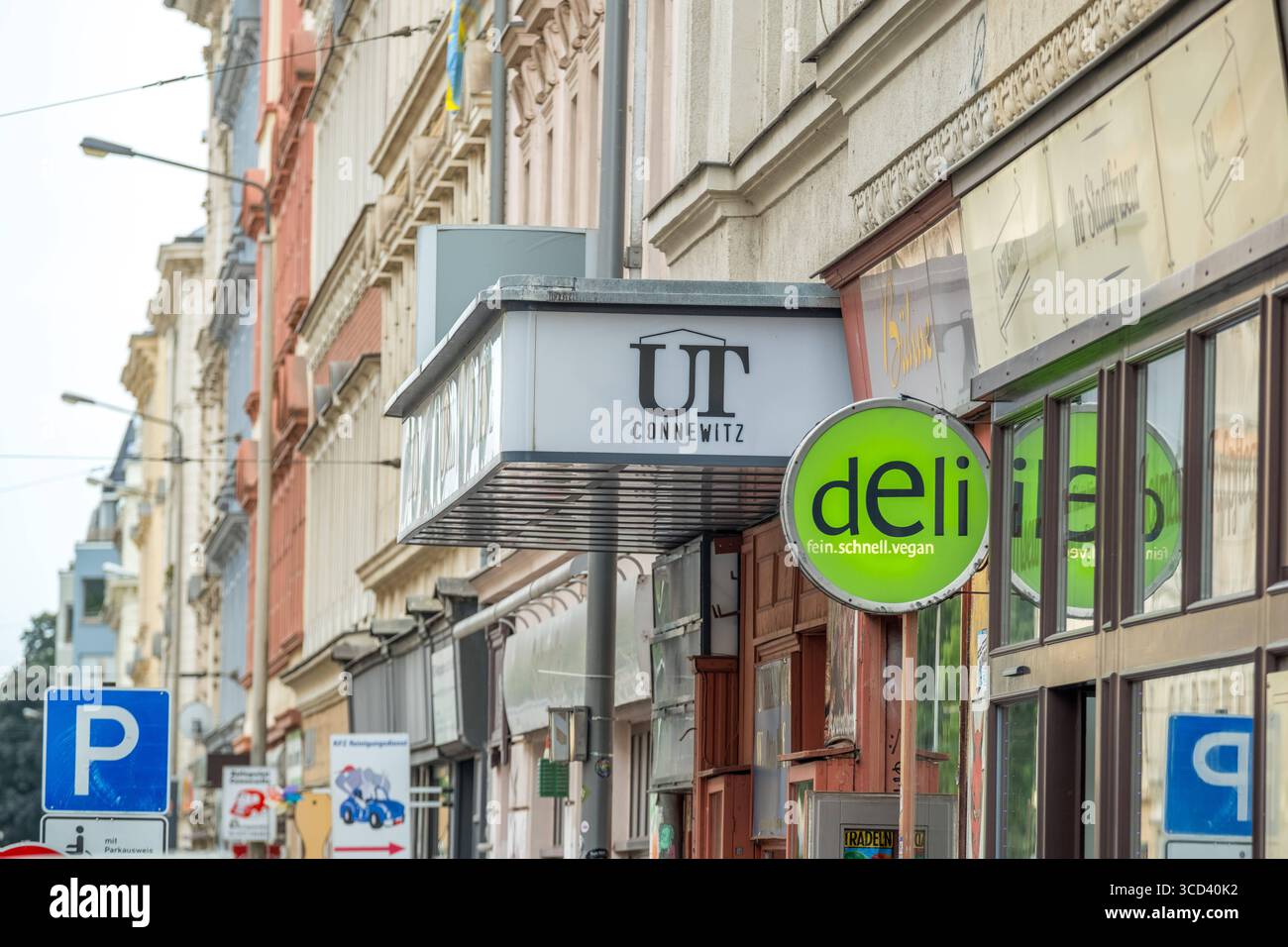 UT Connewitz, Leipzig Was als exklusives Geheimkonzert von Kraftklub ...