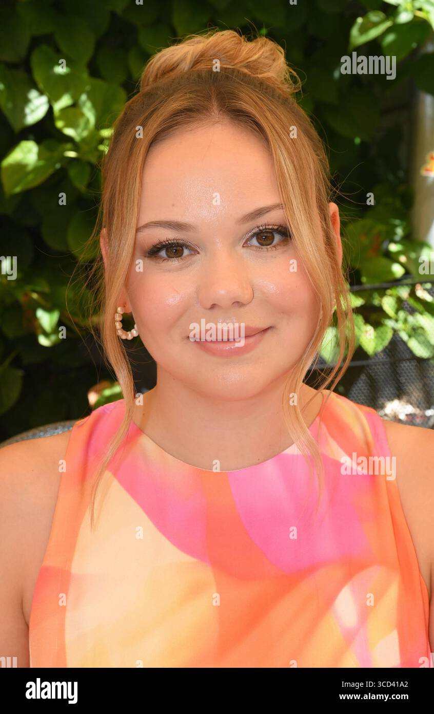 Schauspielerin Theresa Traser posiert beim 20. grossen Fantreffen und ...