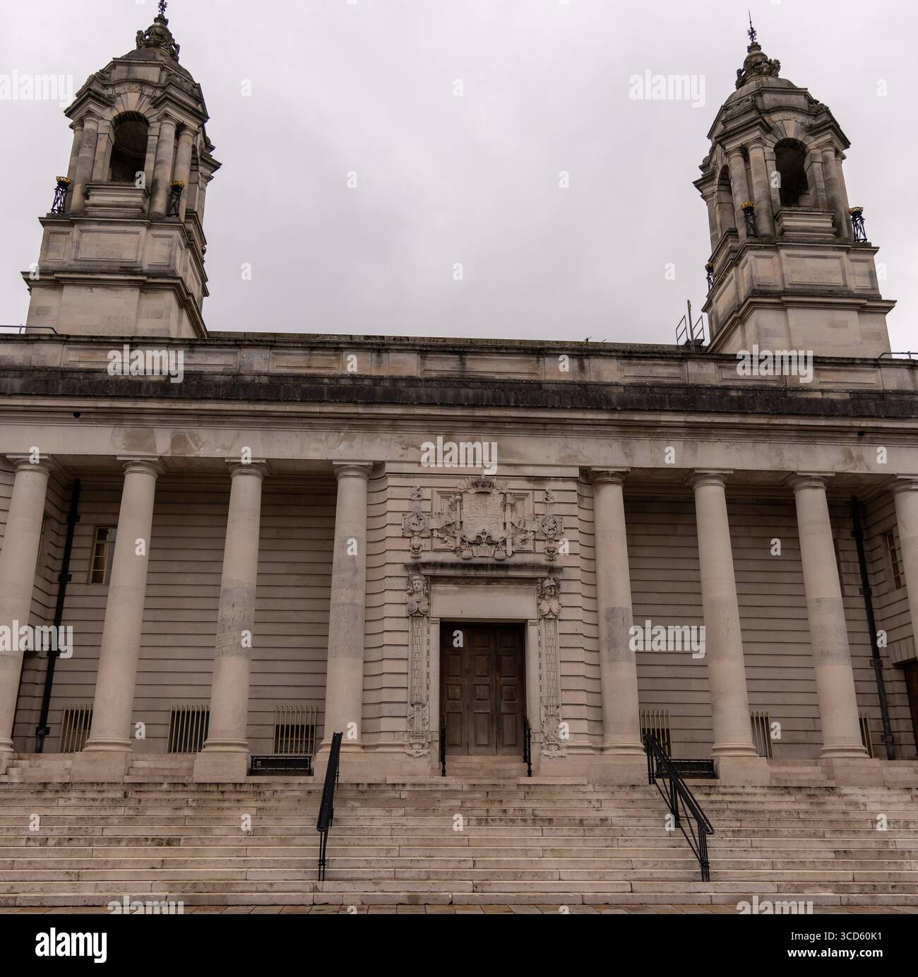 Cardiff uk august 2025 cityscape hi-res stock photography and images ...