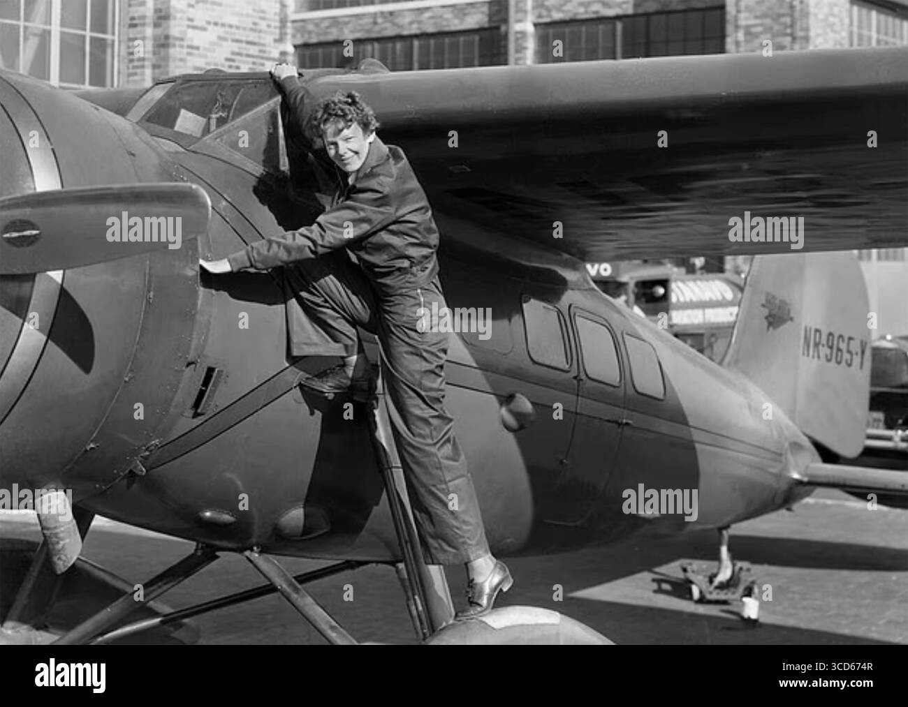 Earhart lockheed hi-res stock photography and images - Alamy