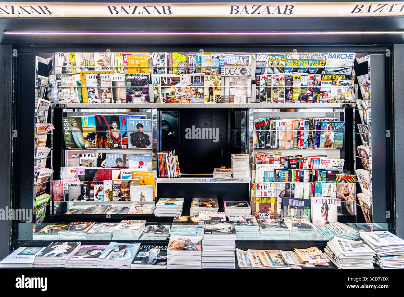 Open kiosk stand on hi-res stock photography and images - Alamy