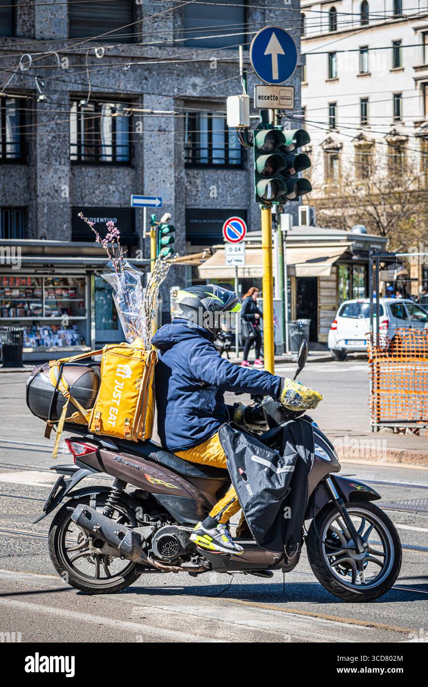 Delivery scooter urban hi-res stock photography and images - Alamy