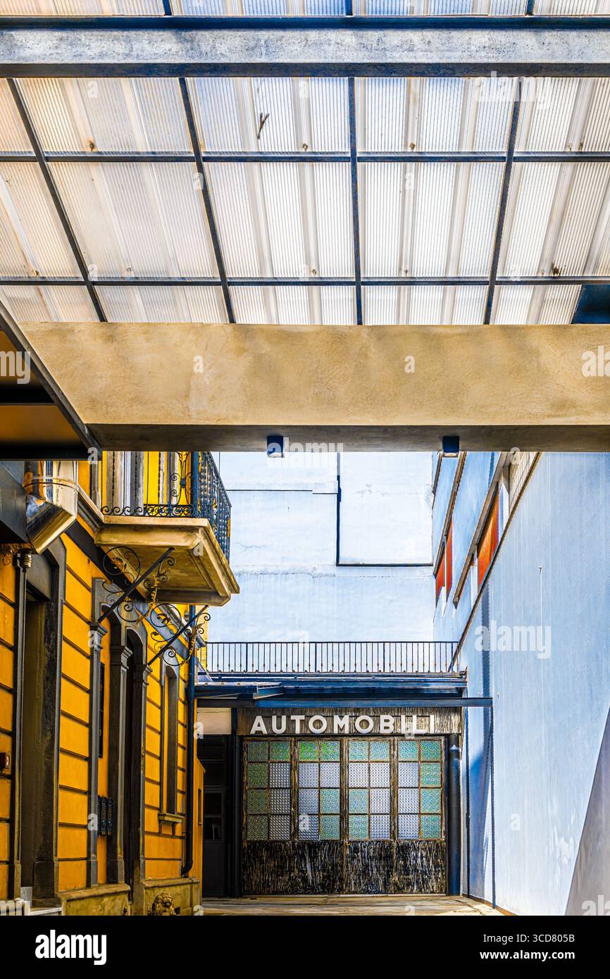 Backstreet milan hi-res stock photography and images - Alamy