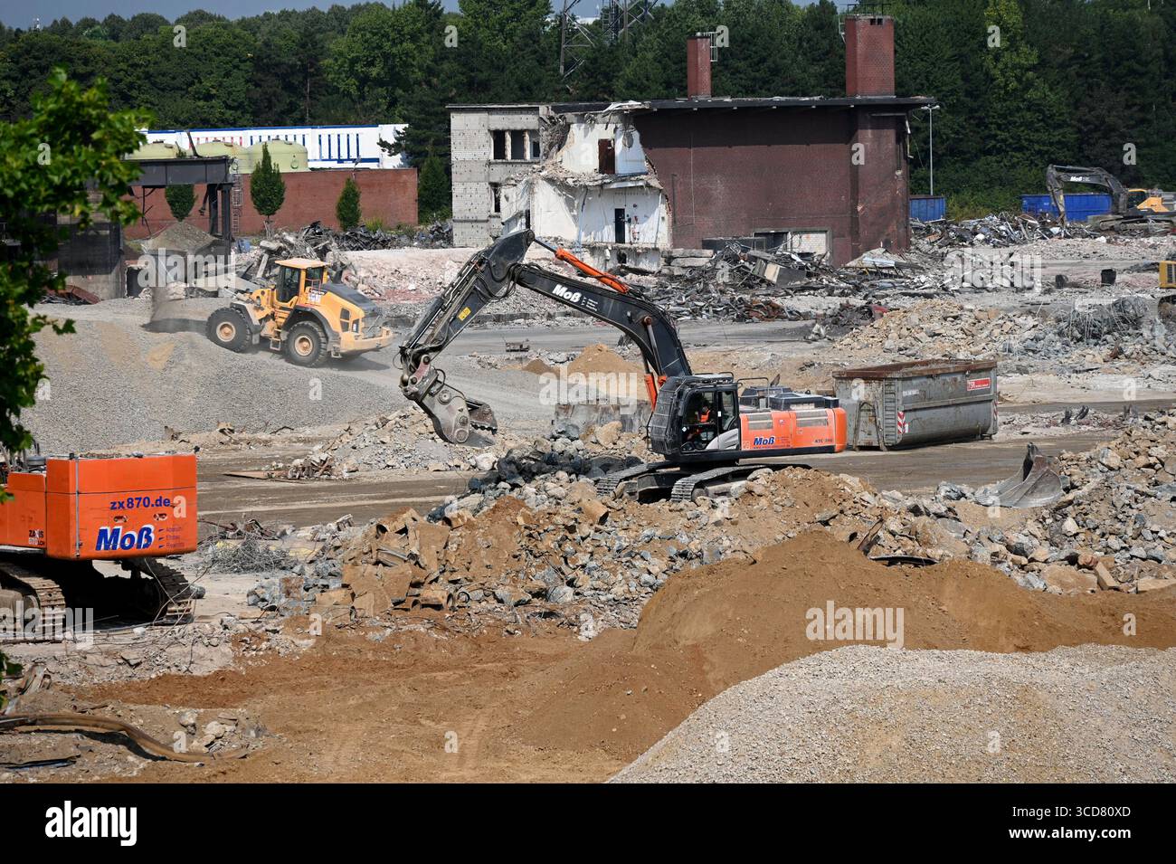 Demolition and rubble recycling, stone crushing, demolition work on the ...