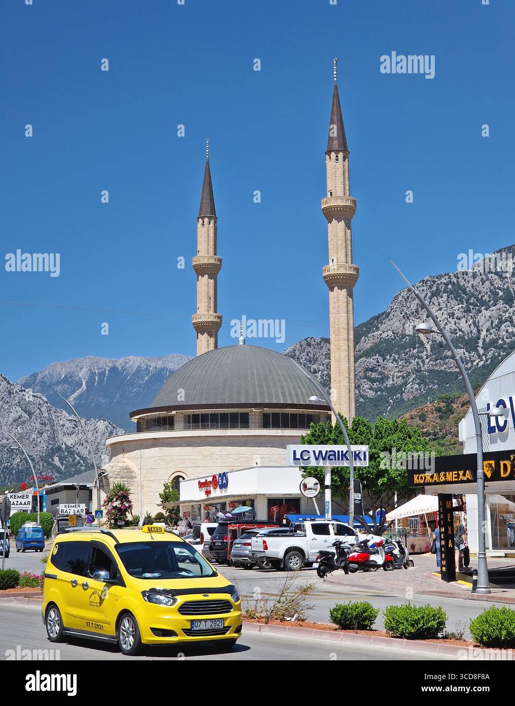 KEMER, TURKEY - JULY 5, 2025 Kemer city centrum view with grand mosque ...