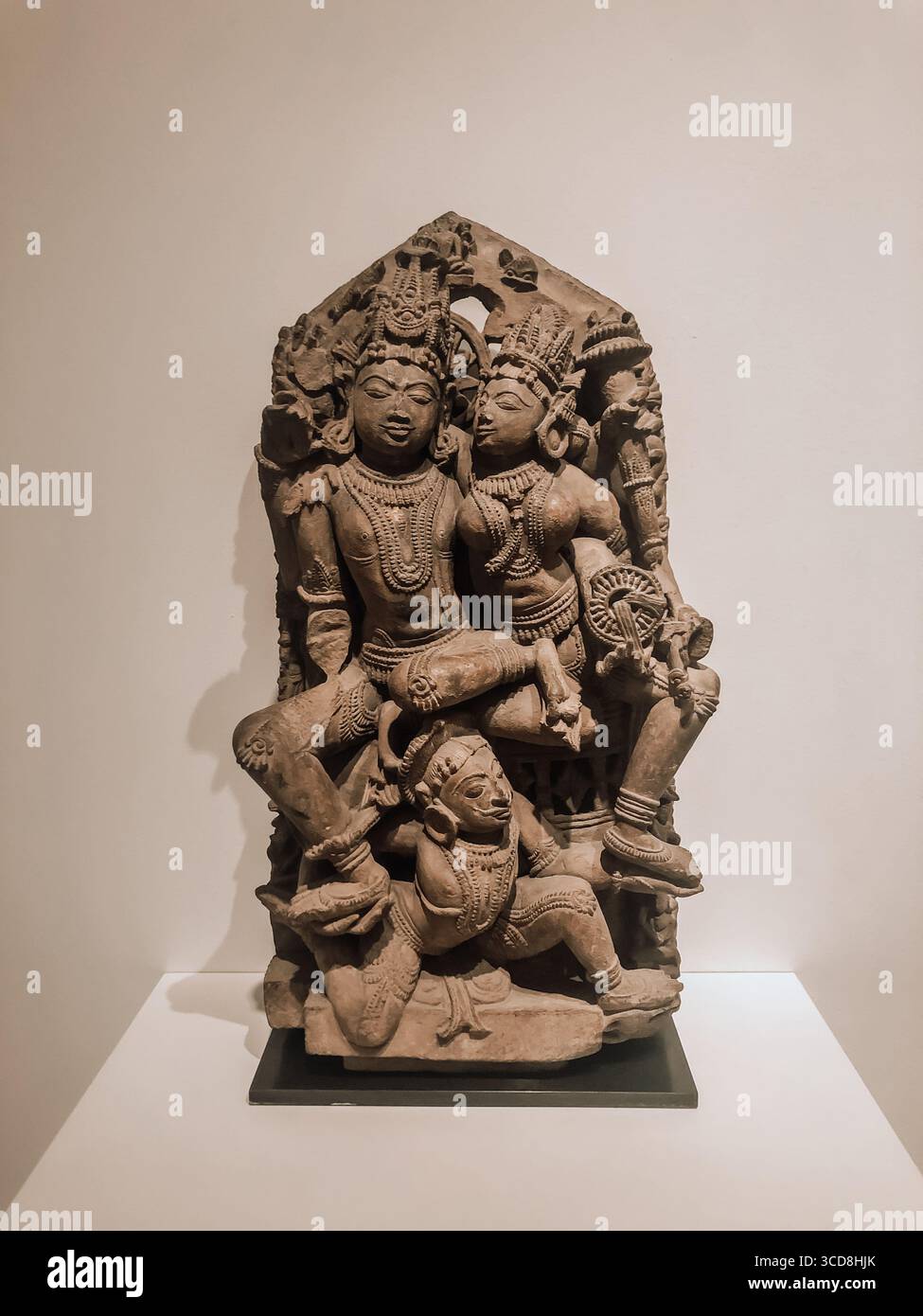 Indian statue relief hi-res stock photography and images - Alamy
