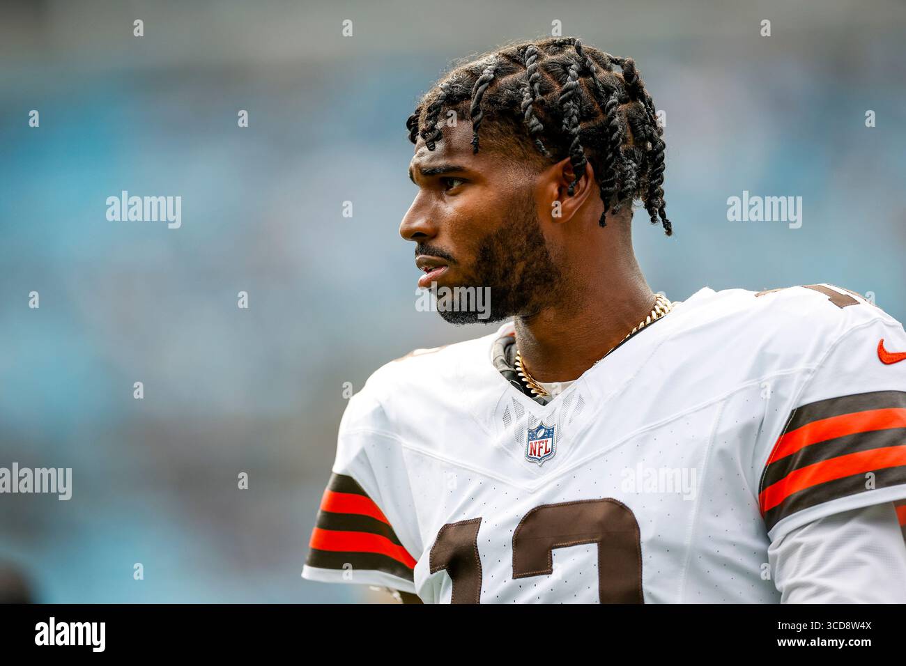 Cleveland Browns quarterback Shedeur Sanders (12) enters the stadium ...