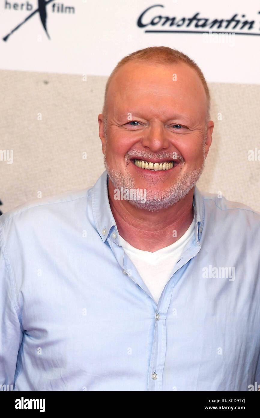 Stefan Raab bei der Weltpremiere des Kinofilms DAS KANU DES MANITU im ...