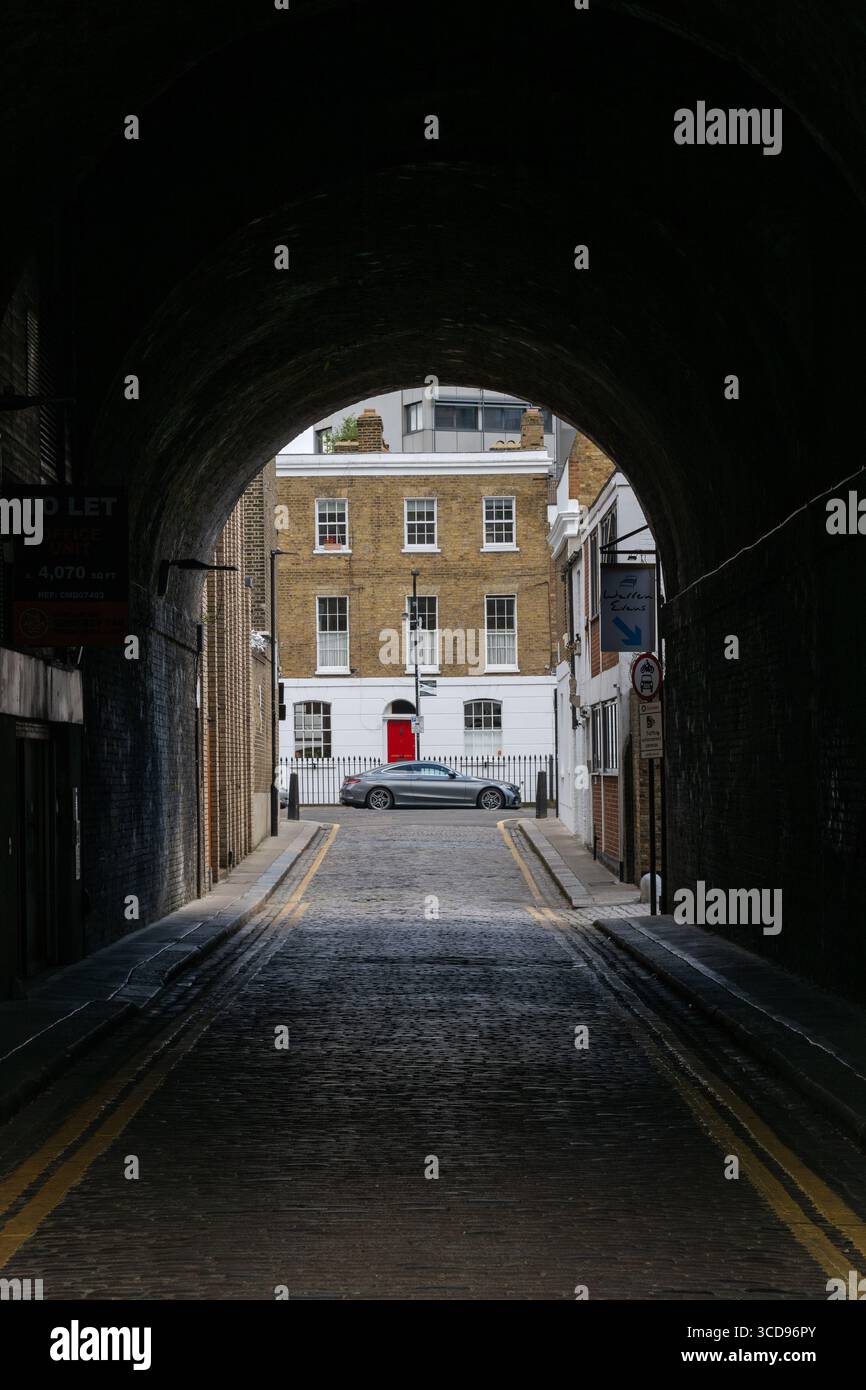 Red lines house of common hi-res stock photography and images - Alamy