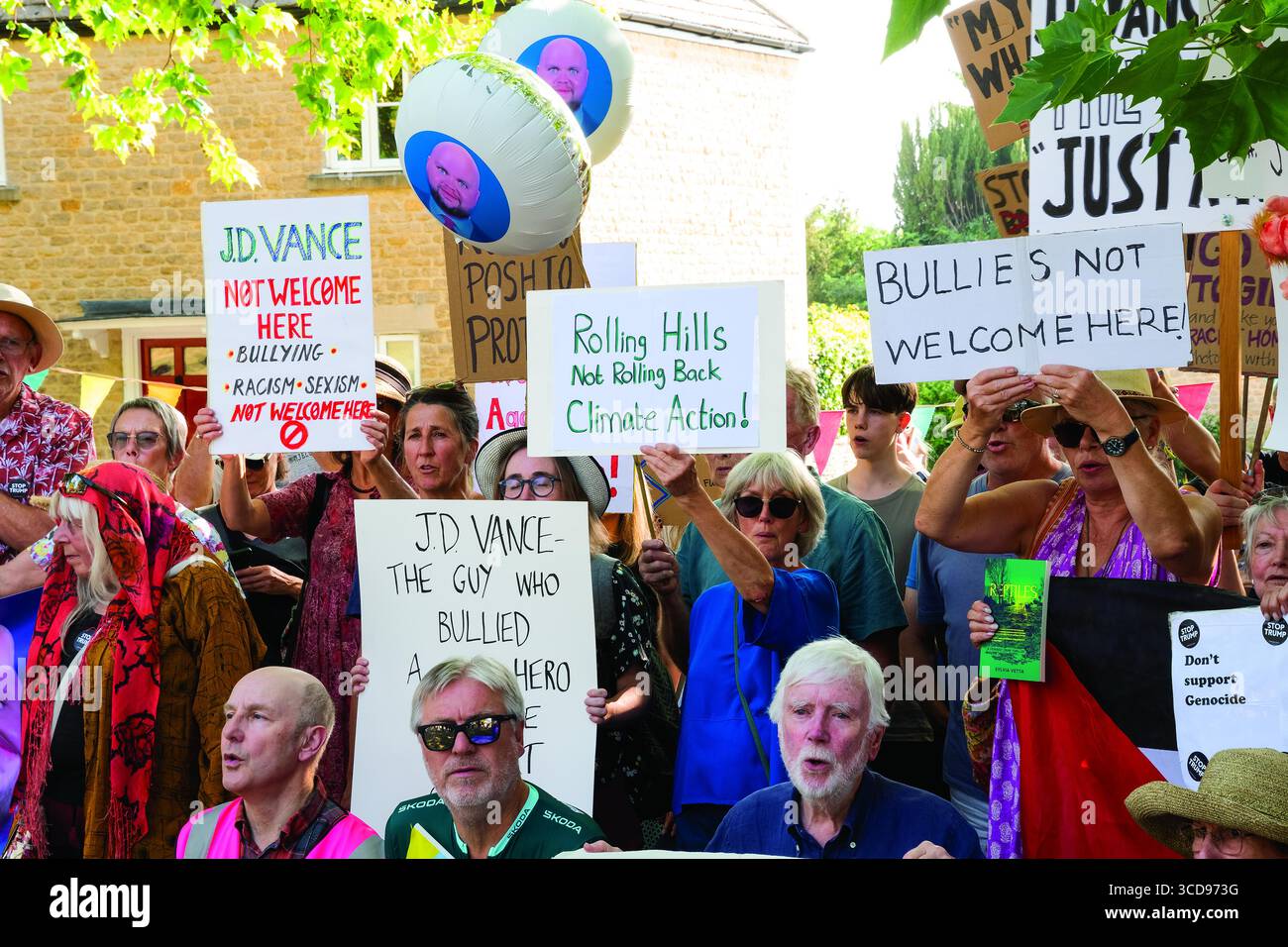 Jd vance charlbury protest hi-res stock photography and images - Alamy