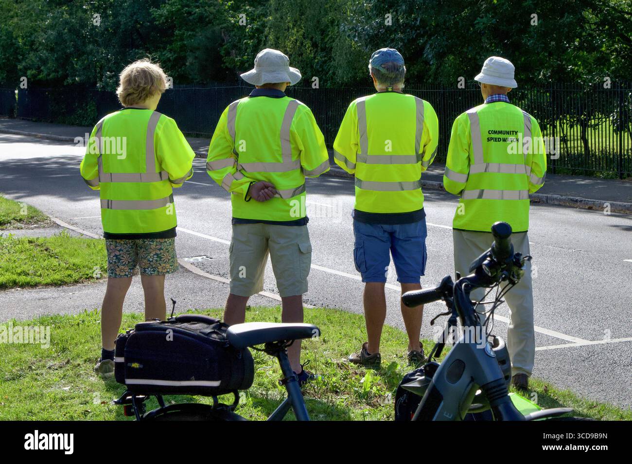 Members of a Community Speed Watch group monitor traffic in a 20mph ...