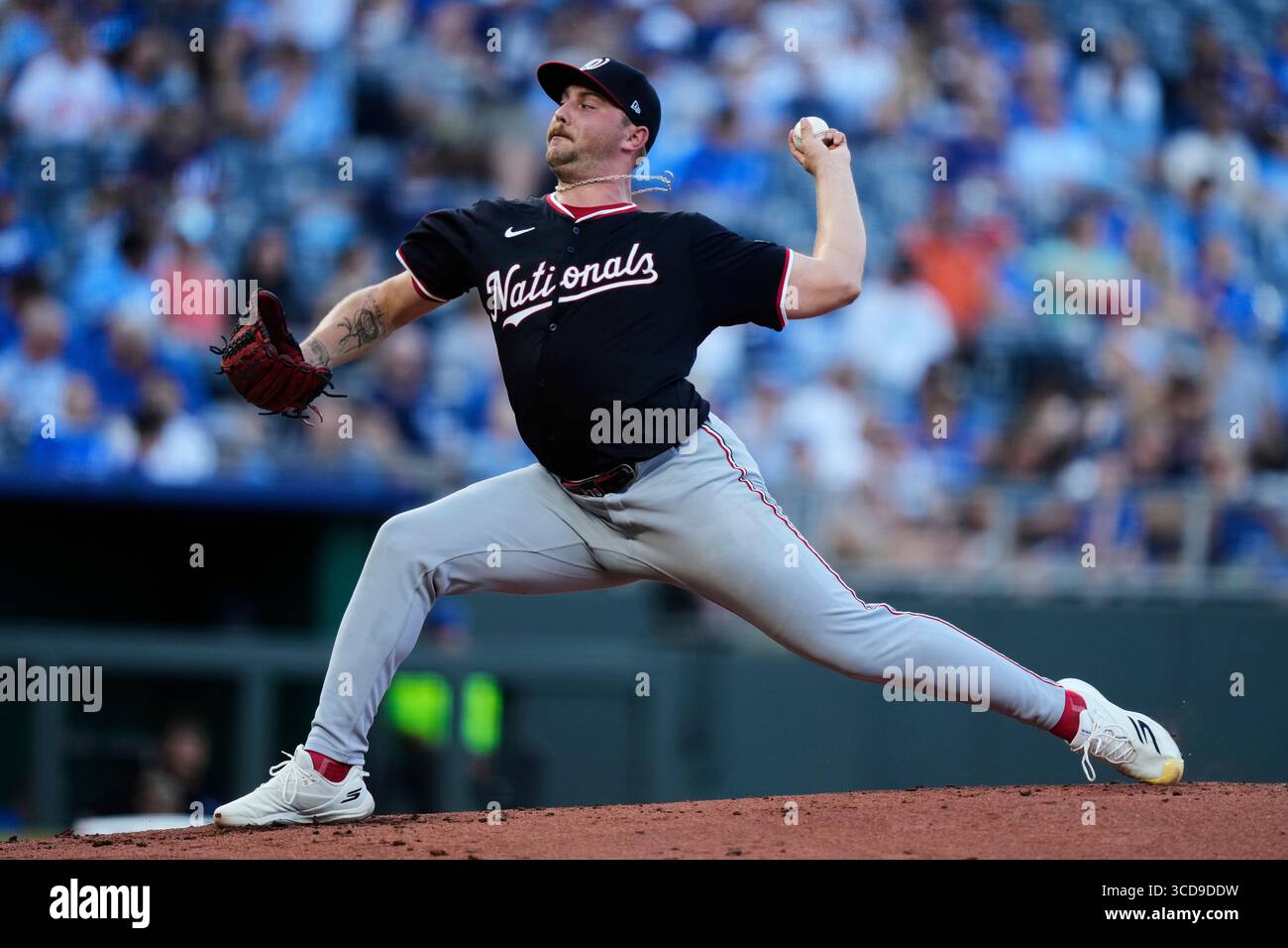 Washington Nationals starting pitcher Mitchell Parker throws during the ...