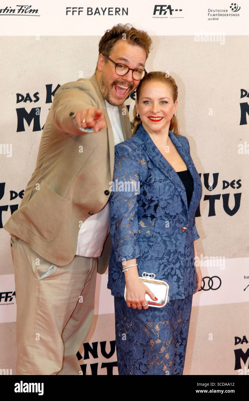 Jan van Weyde und Jasmin Schwiers bei der Premiere des Kinofilms Das ...