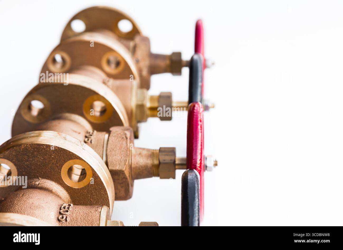 New bronze valves hi-res stock photography and images - Alamy