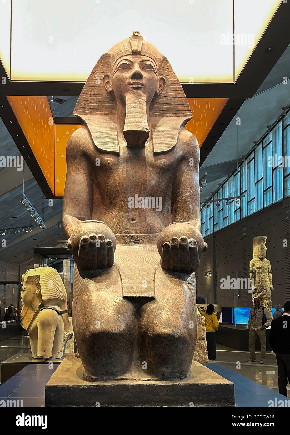 Kneeling statue of Queen Hatshepsut, one of ancient Egypt's few female ...