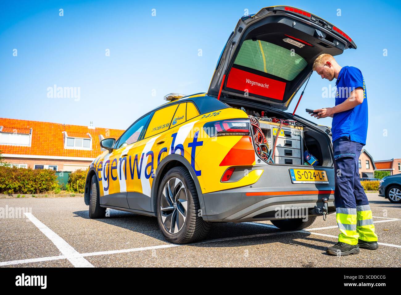 THE HAGUE - Roadside Assistance is on the road. Roadside Assistance is ...