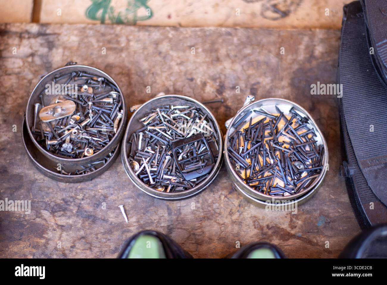 Shoe repair stall hi-res stock photography and images - Alamy
