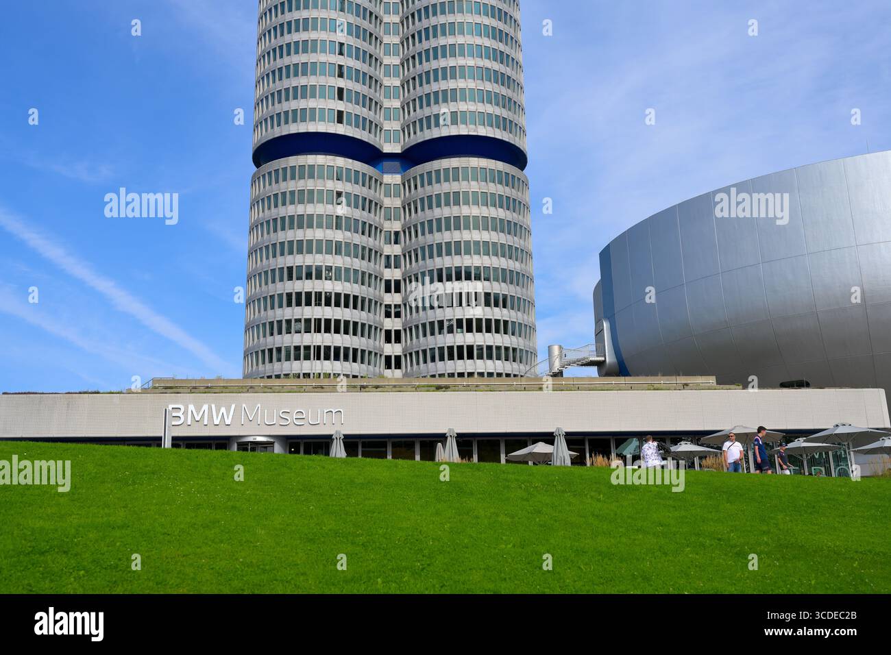 The BMW Museum - a fascinating journey through the company history ...
