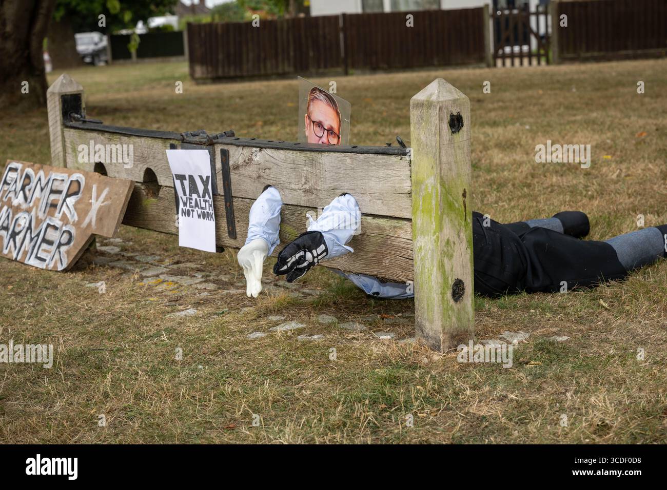 Kelvedon Hatch, Essex 13 Aug 2025 Effigy of Kier Starmer, Prime ...