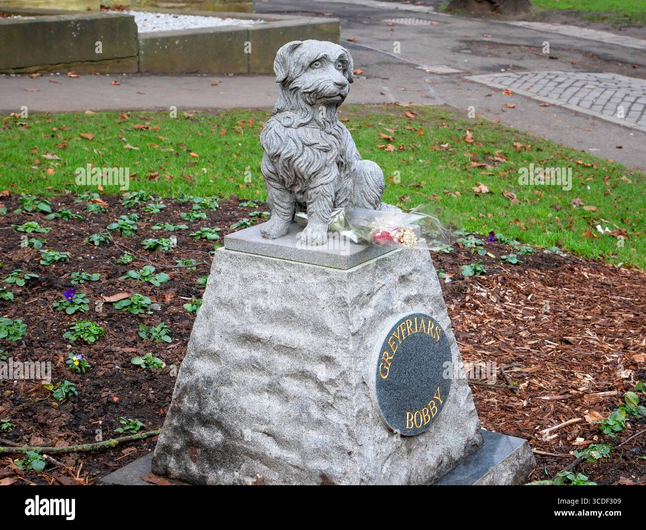 Bobby dog grave hi-res stock photography and images - Alamy