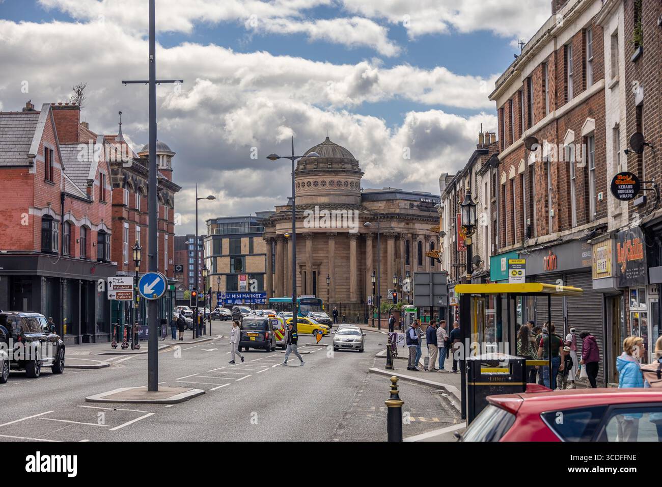 Leeds church modern architecture hi-res stock photography and images ...
