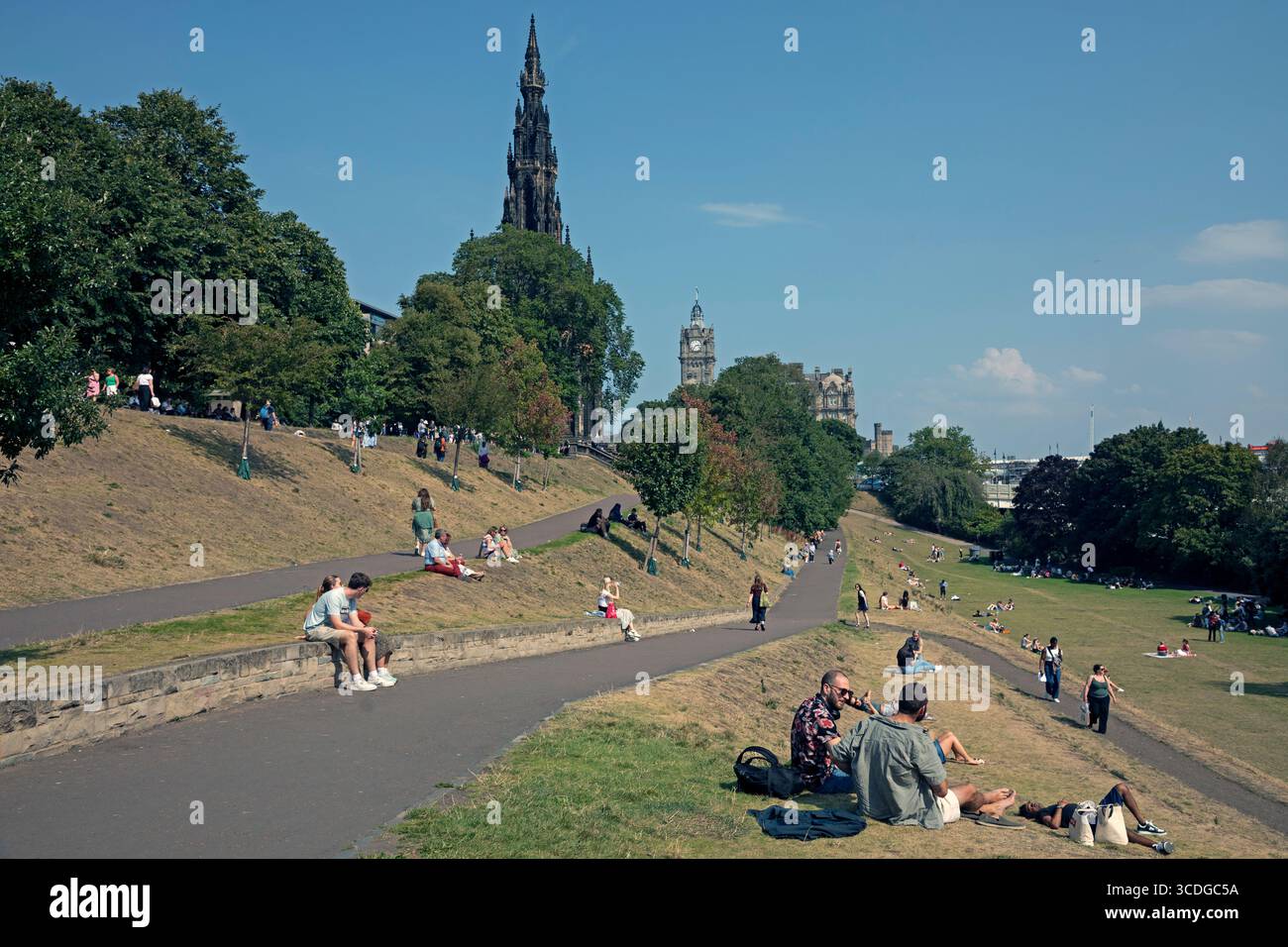 Edinburgh city centre, Scotland, UK. 13 August 2025. 26 degrees ...