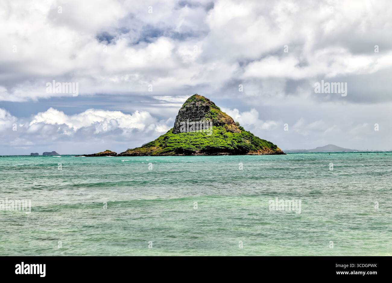 Mokoliʻi Island (commonly called Chinaman’s Hat), located off the coast ...