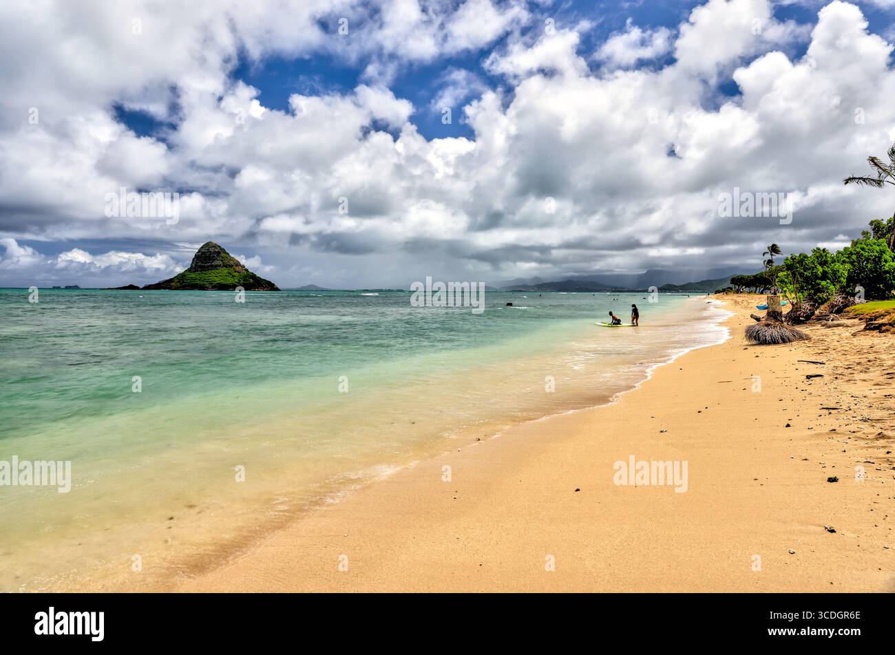 Mokoliʻi Island (commonly called Chinaman’s Hat), located off the coast ...