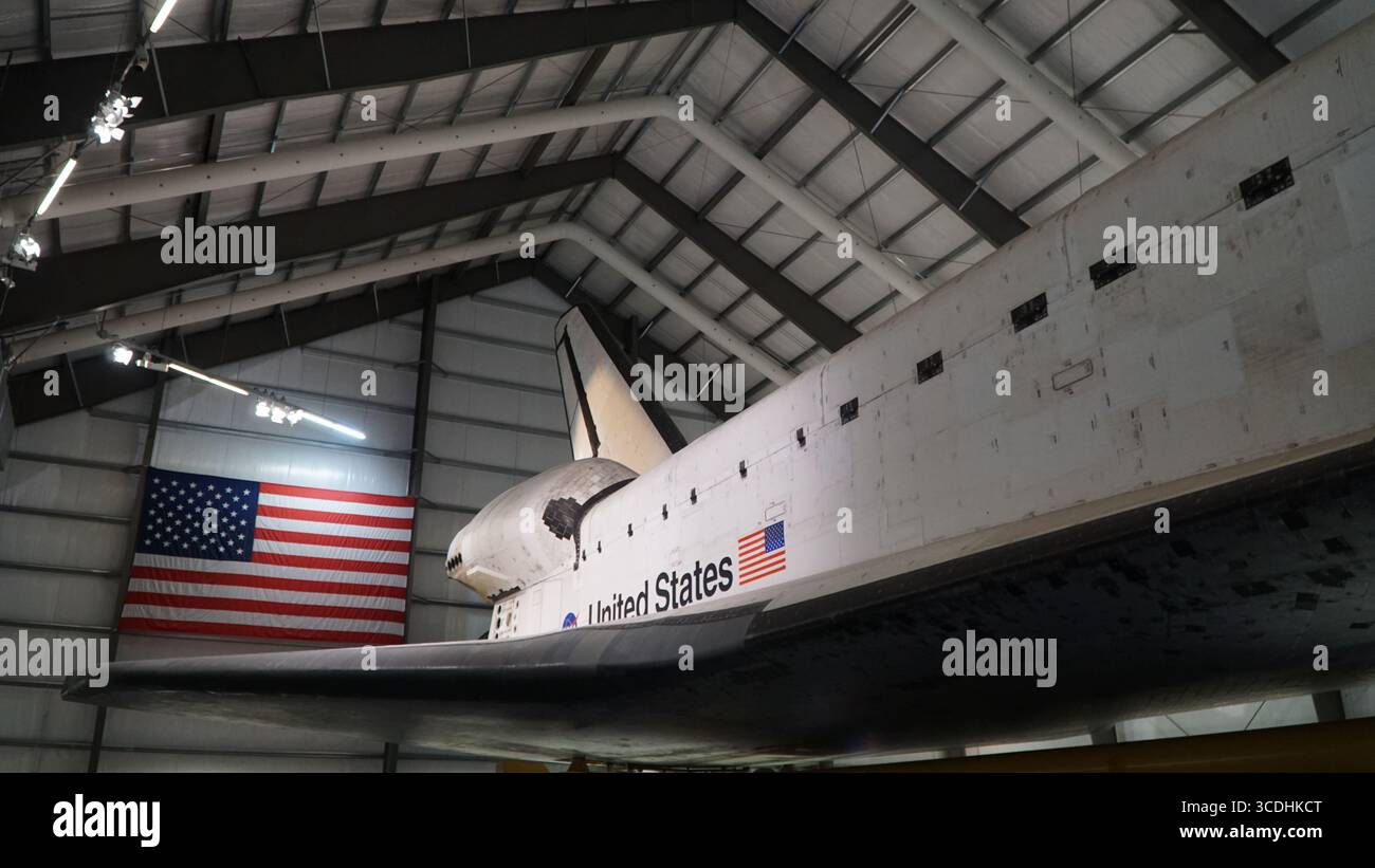 Space shuttle cutaway model hi-res stock photography and images - Alamy