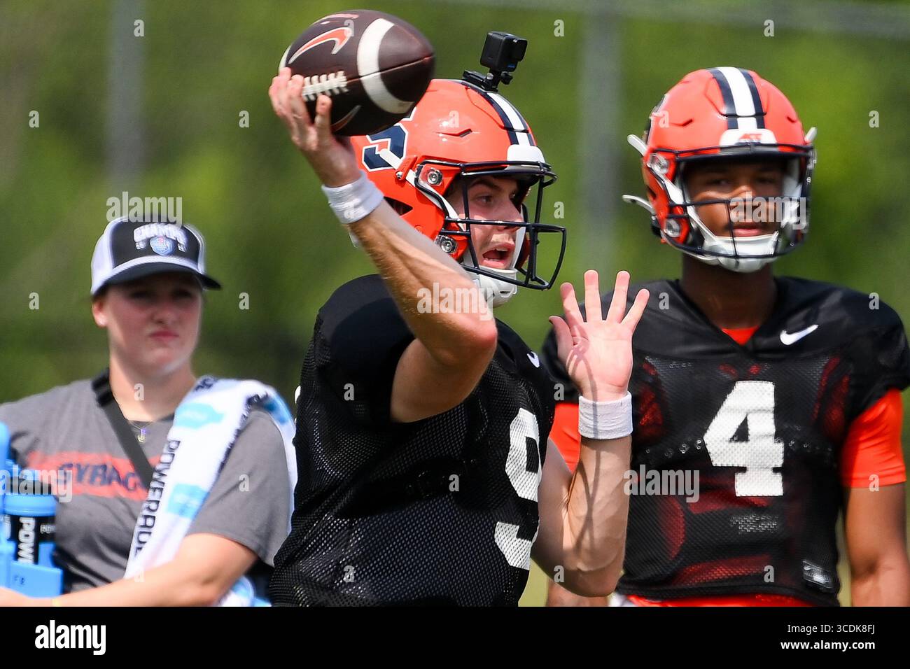 August 08, 2025: Syracuse Orange quarterback Steve Angeli (9) passes ...