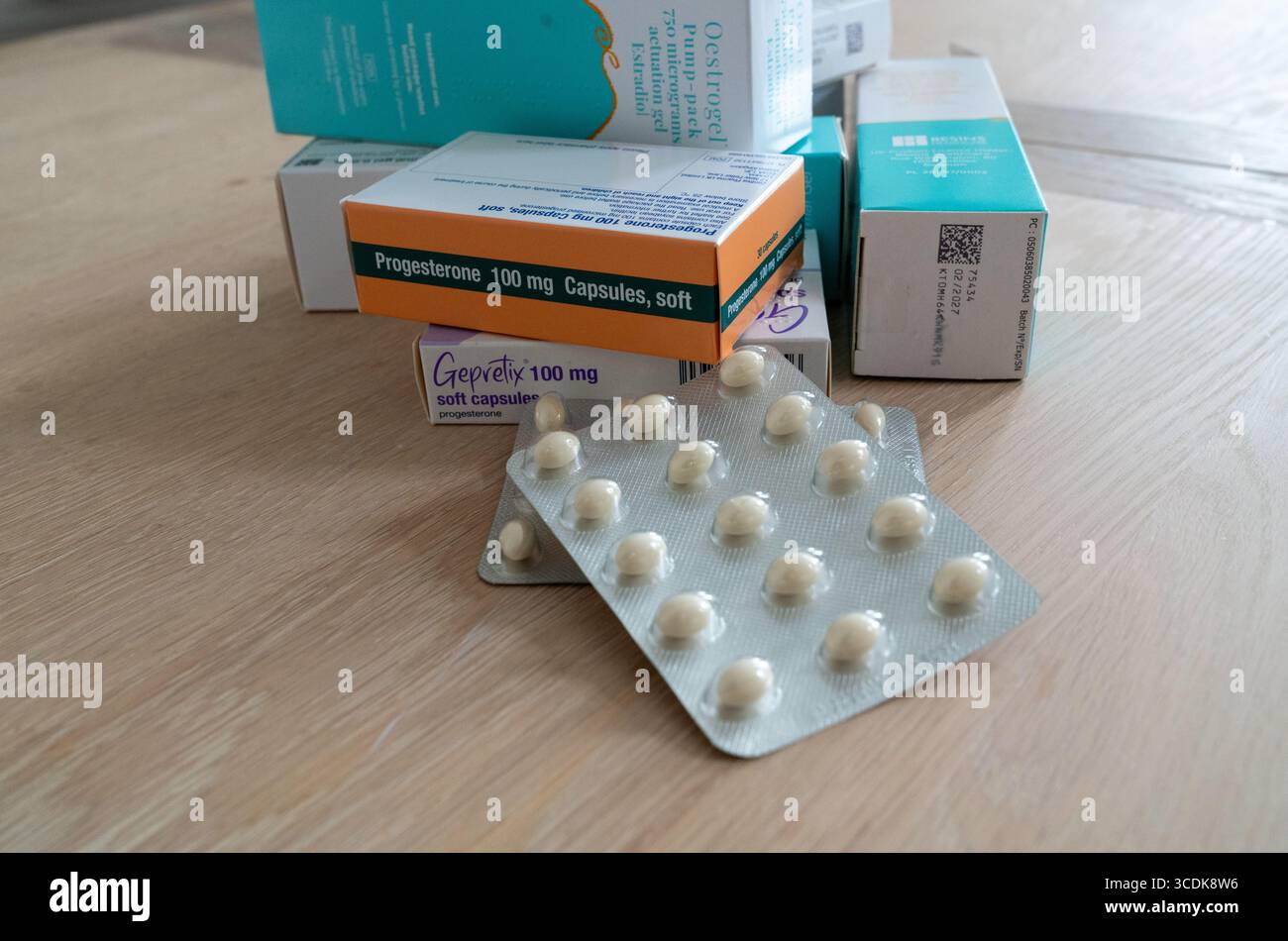 Oestrogen tablets hi-res stock photography and images - Alamy