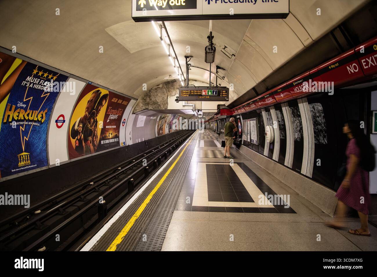 Central Line platform at Holborn Underground Station, London, with a ...