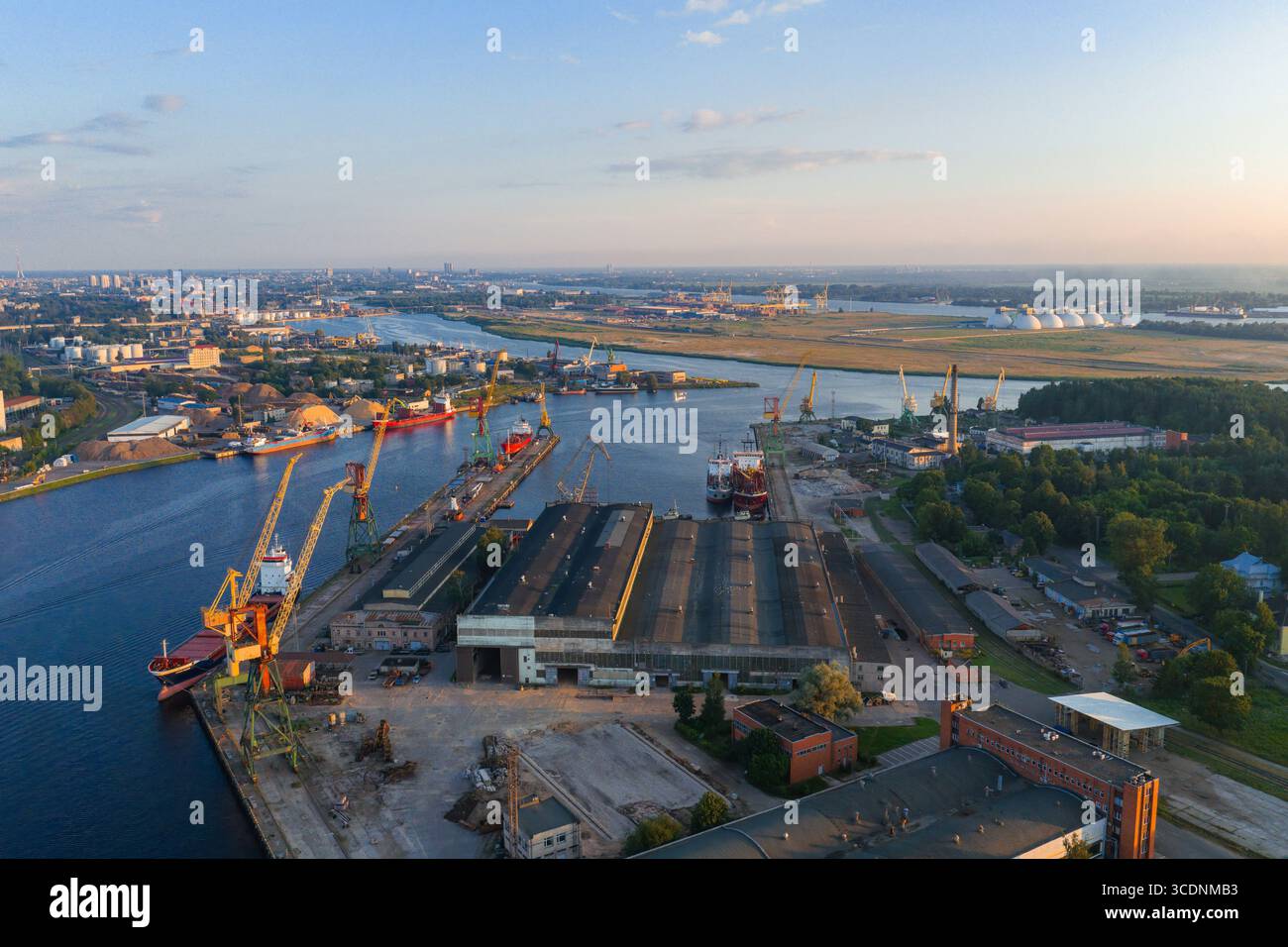 Additional elements highlighting hi-res stock photography and images ...
