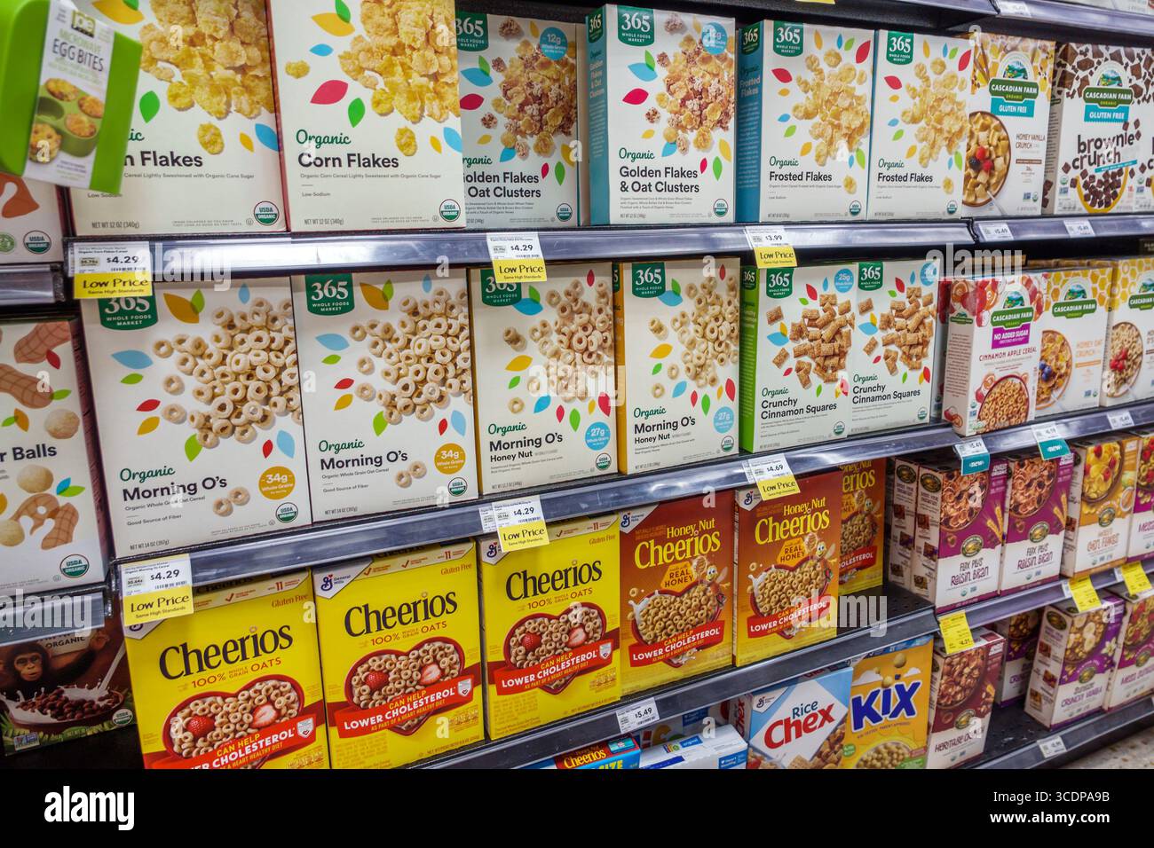Cheerios multi grain cheerios general mills hi-res stock photography and images - Alamy