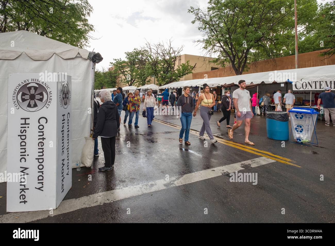 Vendors set up in hi-res stock photography and images - Alamy