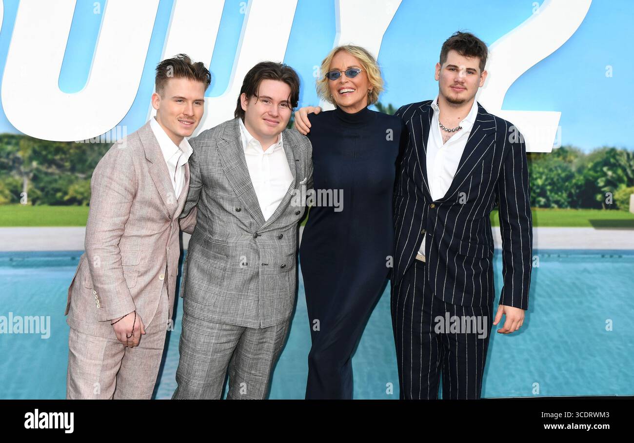 HOLLYWOOD, CALIFORNIA - AUGUST 11: (L-R) Roan Stone, Quinn Stone ...