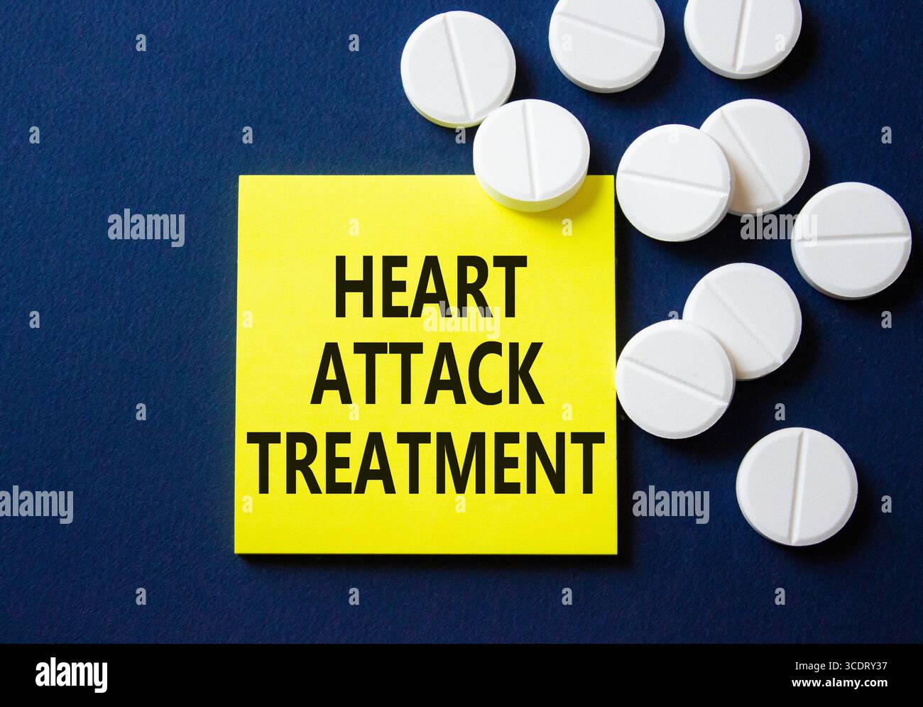 Doctor heart attac hi-res stock photography and images - Alamy