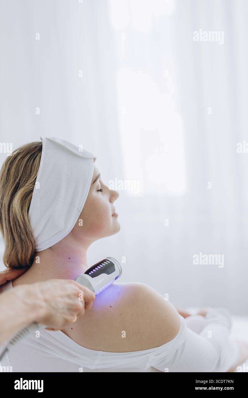 Female receiving non invasive hi-res stock photography and images - Alamy