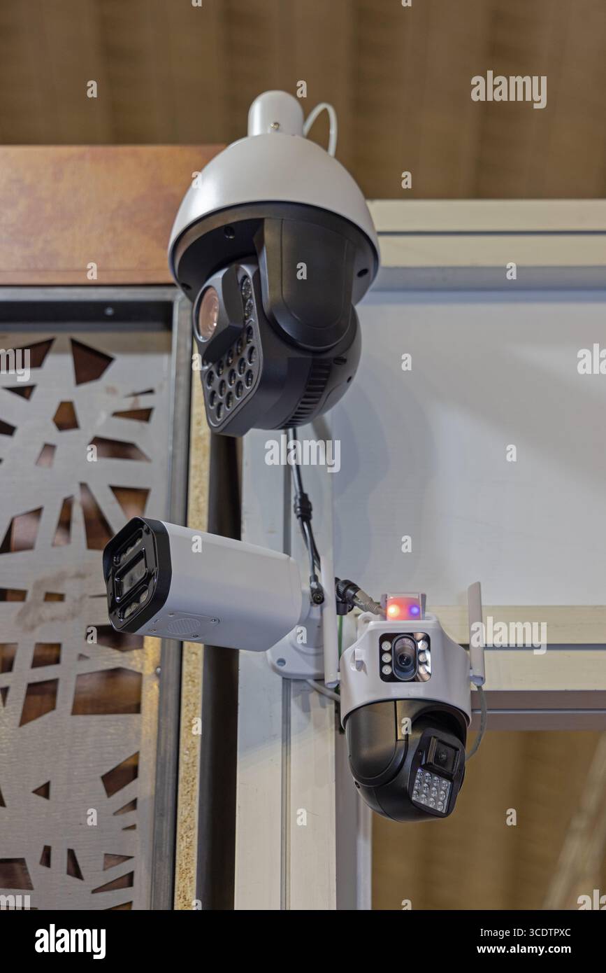 Camera Dome With Led IR Reflectors Sensors CCTV Surveillance Protection ...