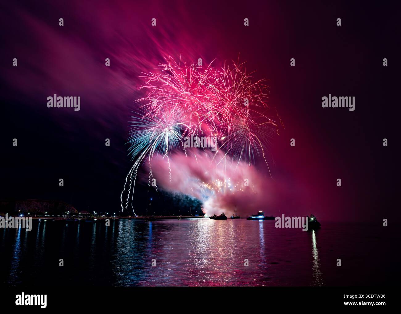 British firework championships 2025 hi-res stock photography and images ...